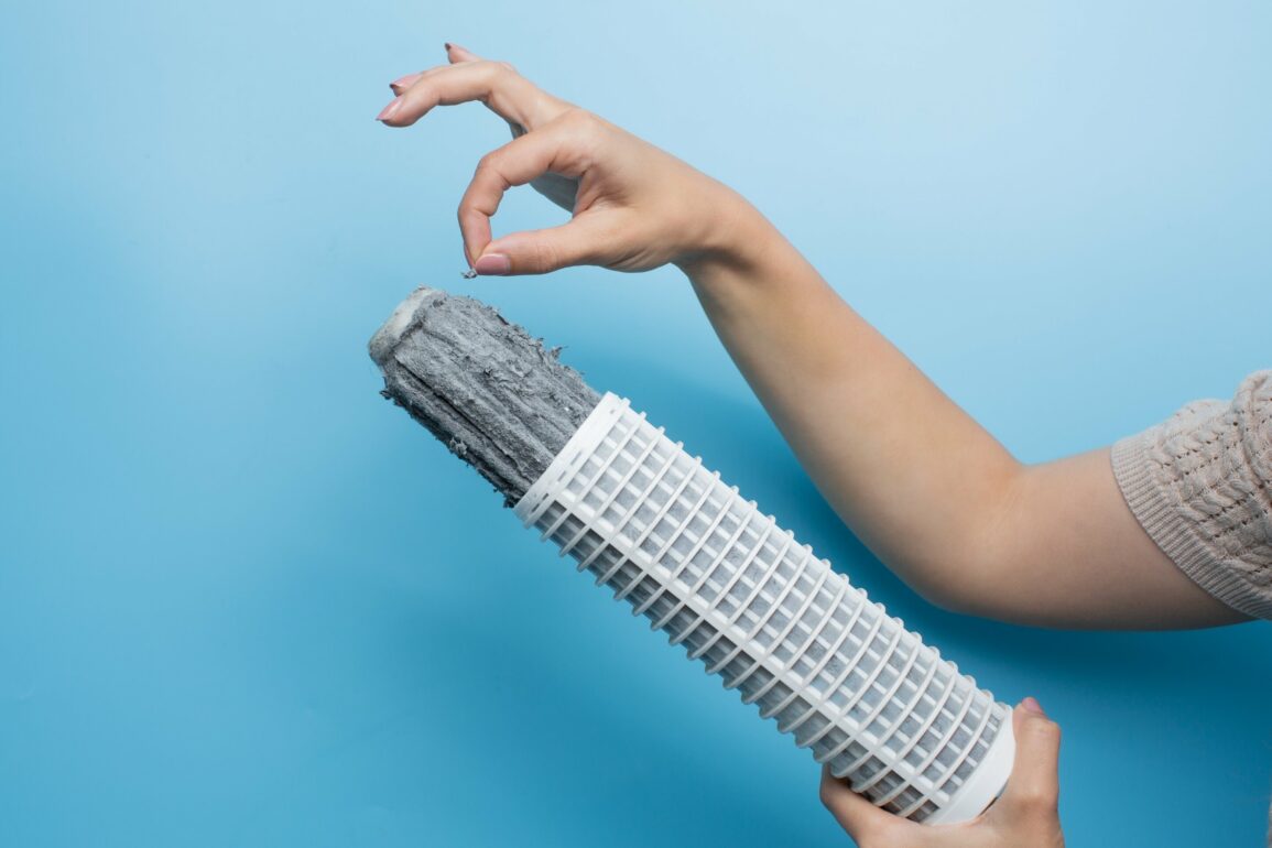 Doing laundry by hand sheds just as many microfibers as machine washing ...